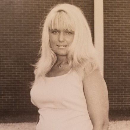 Linda Jacobs (Life before internet) – StoryCorps Archive